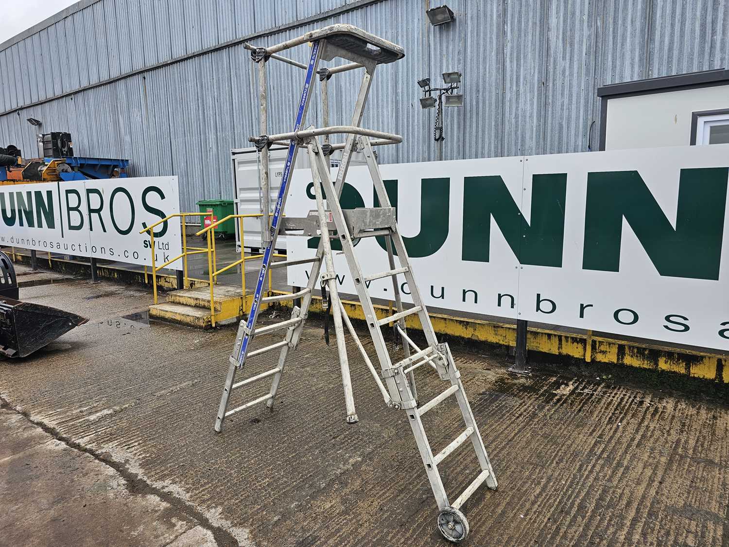 Lot 3 - Tubesca Aluminium Step Ladder